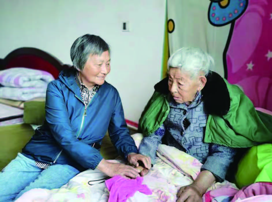 七旬老人照顾百岁继母数十载 真情反哺诠释人间至孝 如东日报