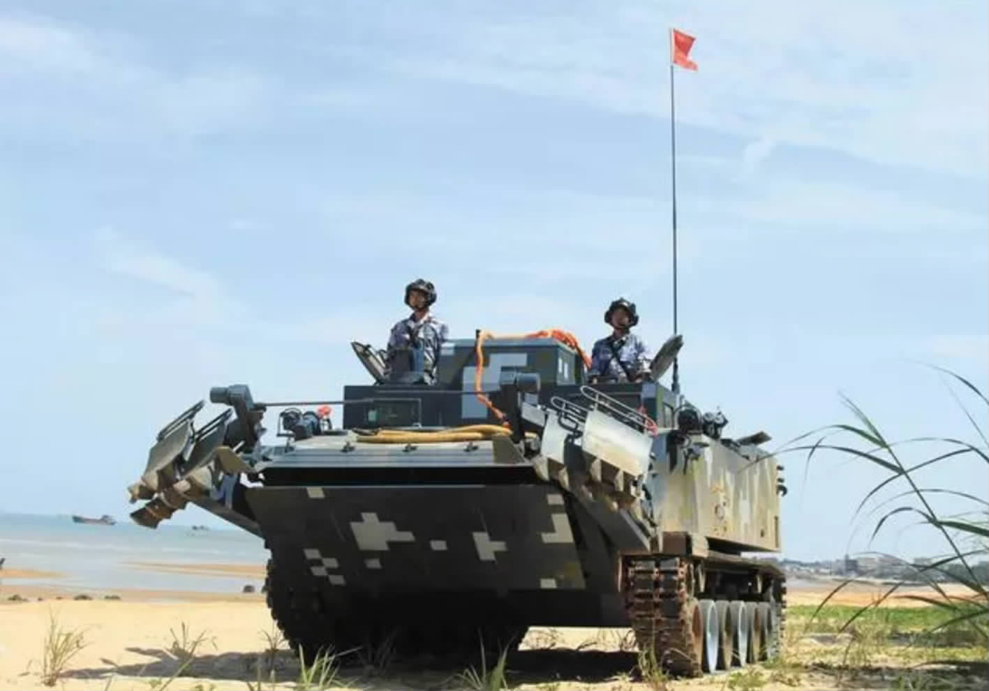 中国两栖装甲破障扫雷车--响水日报